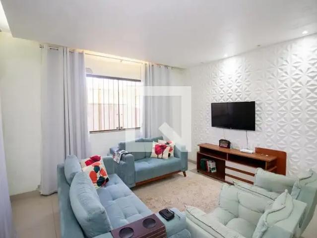 Casa / Sobrado para Venda em Contagem/MG Santa Helena 3 Quartos