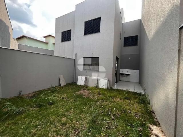 Casa / Sobrado para Venda em Contagem/MG Vila Beneves 3 Quartos