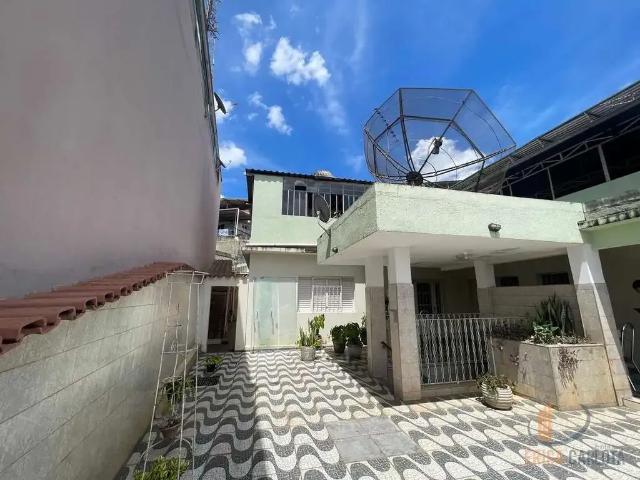 Casa / Sobrado para Venda em Conselheiro Lafaiete/MG Angélica 4 Quartos