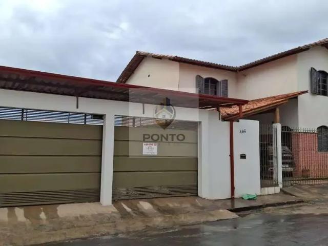 Casa / Sobrado para Venda em Conselheiro Lafaiete/MG Queluz 4 Quartos
