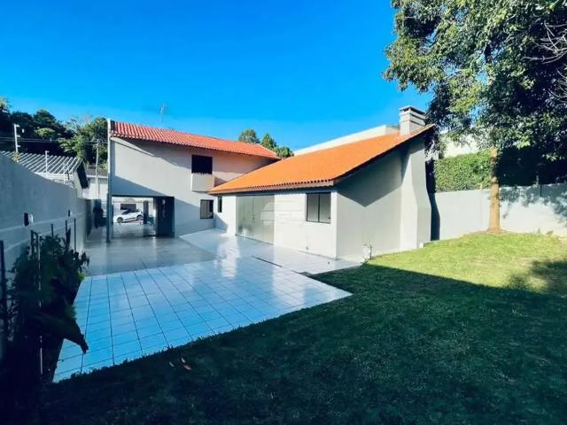 Casa / Sobrado para Venda em Colombo/PR Centro 5 Quartos