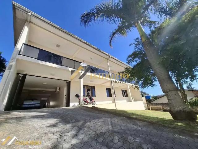 Casa / Sobrado para Venda em Colombo/PR Atuba 7 Quartos