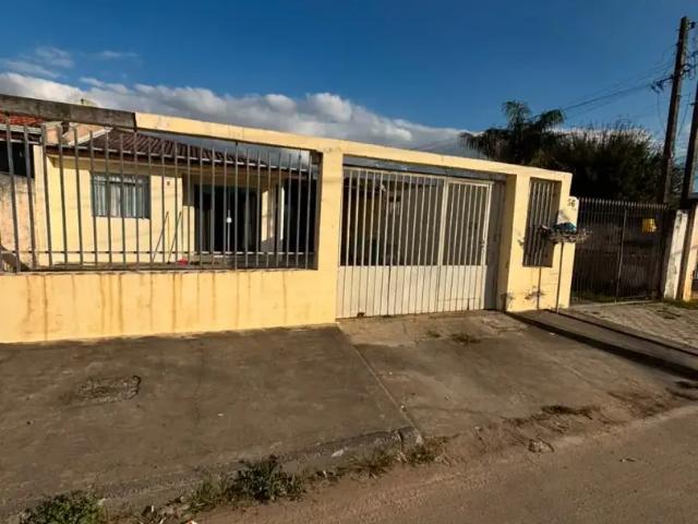 Casa / Sobrado para Venda em Colombo/PR Guaraituba 4 Quartos
