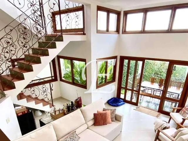 Casa / Sobrado para Venda em Cotia/SP Moinho Velho 4 Quartos