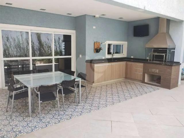 Casa / Sobrado para Venda em Cotia/SP Moinho Velho 4 Quartos