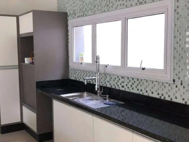 Casa / Sobrado para Venda em Cotia/SP Moinho Velho 4 Quartos