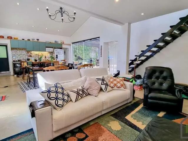 Casa / Sobrado para Venda em Cotia/SP Chácara Eliana 3 Quartos