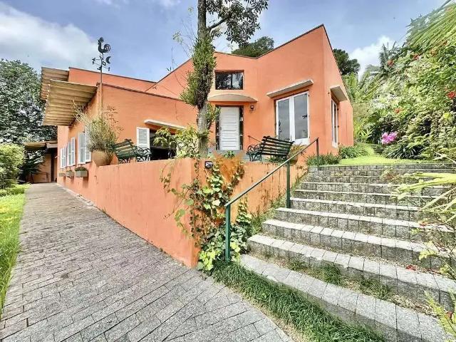 Casa / Sobrado para Venda em Cotia/SP Chácara Eliana 4 Quartos