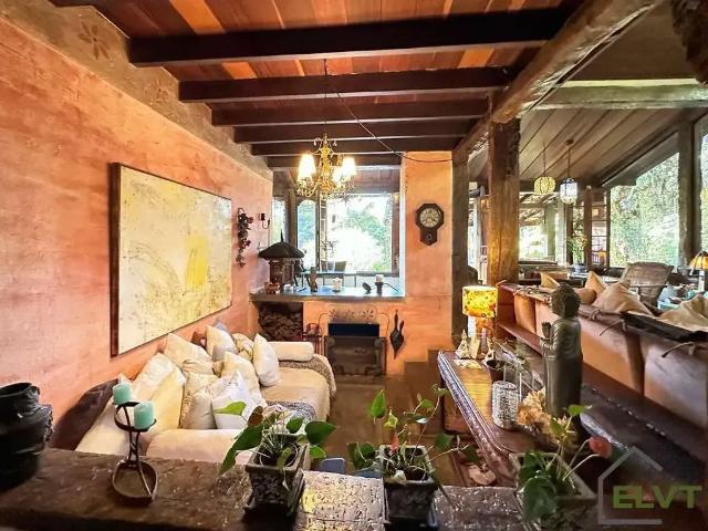 Casa / Sobrado para Venda em Cotia/SP Chácara Eliana 5 Quartos