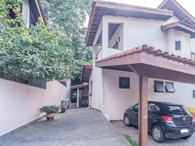 Casa / Sobrado para Venda em Cotia/SP Chácara Pavoeiro 3 Quartos