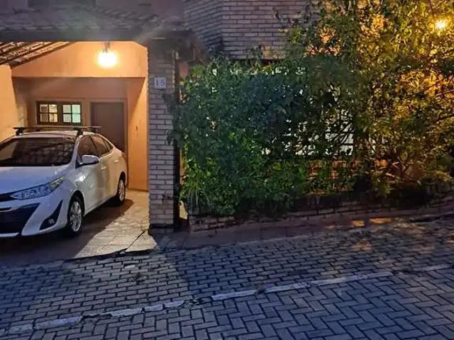 Casa / Sobrado para Venda em Cotia/SP Chácara Pavoeiro 3 Quartos