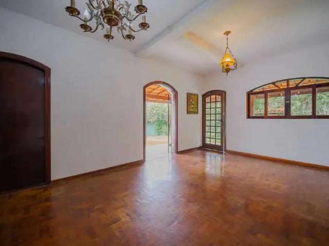 Casa / Sobrado para Venda em Cotia/SP Chácara Represinha 6 Quartos