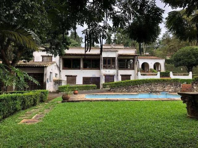Casa / Sobrado para Venda em Cotia/SP Granja Viana 4 Quartos