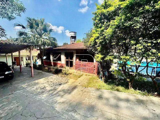 Casa / Sobrado para Venda em Cotia/SP Granja Viana 4 Quartos