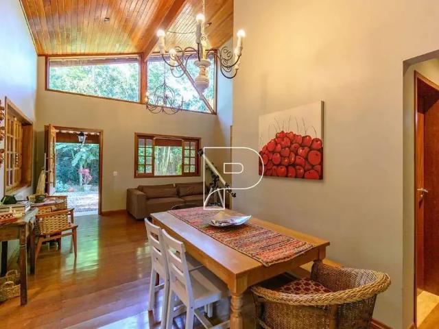 Casa / Sobrado para Venda em Cotia/SP Granja Viana 4 Quartos