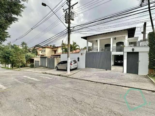 Casa / Sobrado para Venda em Cotia/SP Granja Viana 4 Quartos