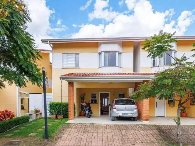 Casa / Sobrado para Venda em Cotia/SP Granja Viana 4 Quartos