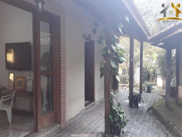 Casa / Sobrado para Venda em Cotia/SP Granja Viana 4 Quartos