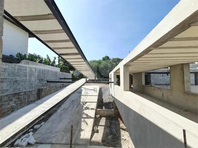 Casa / Sobrado para Venda em Cotia/SP Granja Viana 5 Quartos