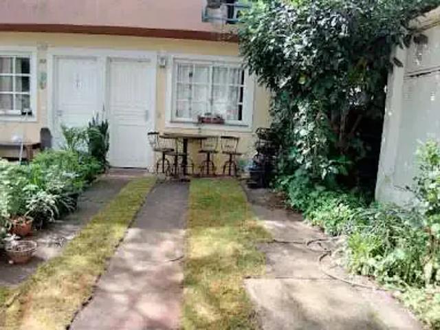 Casa / Sobrado para Venda em Cotia/SP Granja Viana 2 Quartos