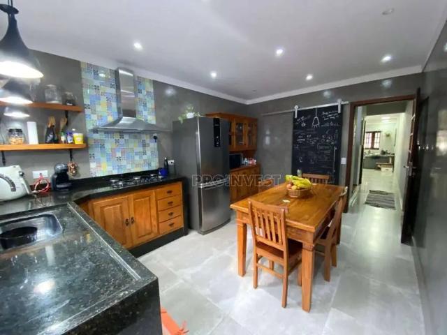 Casa / Sobrado para Venda em Cotia/SP Granja Viana 3 Quartos