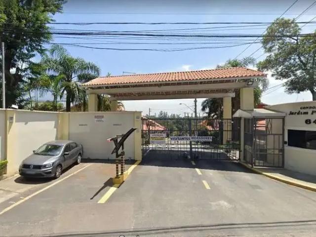 Casa / Sobrado para Venda em Cotia/SP Granja Viana 3 Quartos