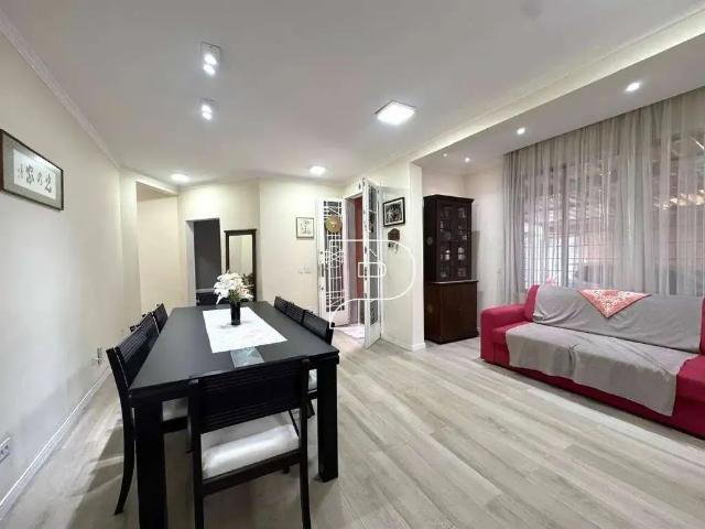Casa / Sobrado para Venda em Cotia/SP Granja Viana 3 Quartos
