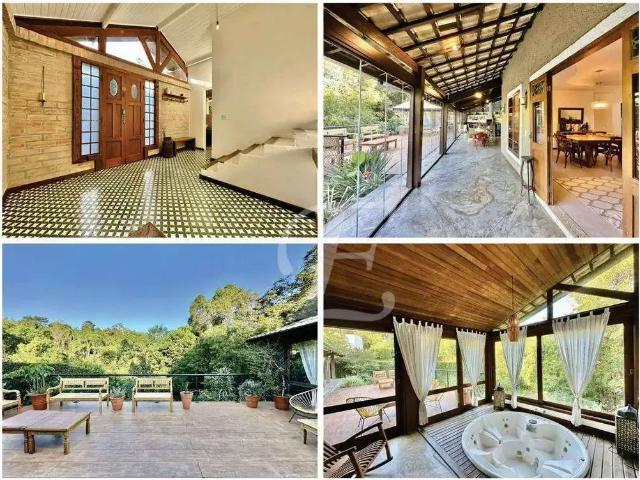 Casa / Sobrado para Venda em Cotia/SP Granja Viana 3 Quartos