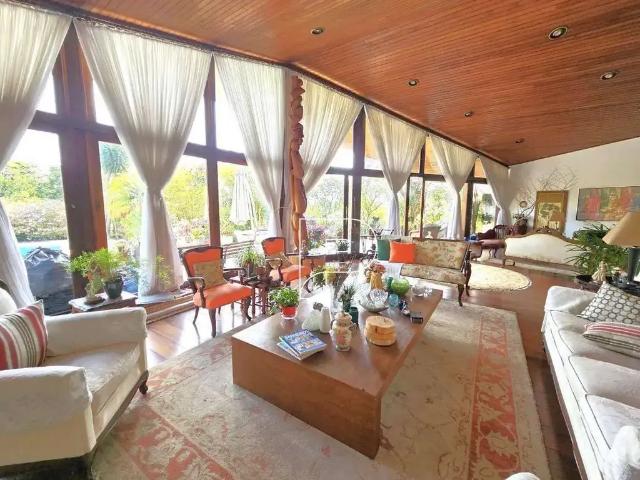 Casa / Sobrado para Venda em Cotia/SP Granja Viana 3 Quartos
