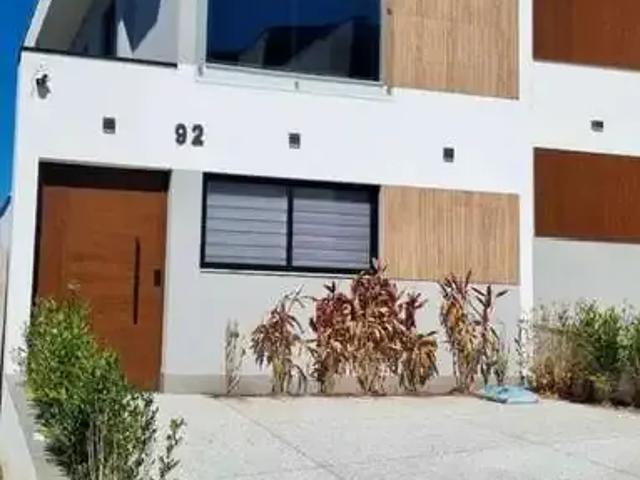 Casa / Sobrado para Venda em Cotia/SP Granja Viana 3 Quartos