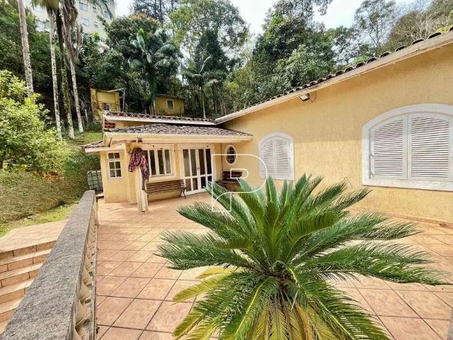 Casa / Sobrado para Venda em Cotia/SP Granja Viana 3 Quartos