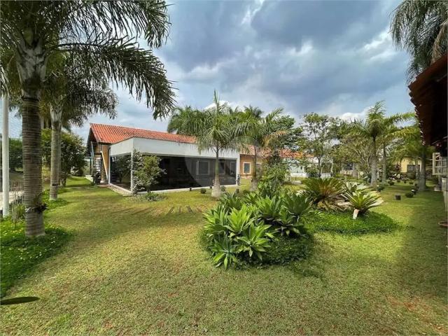 Casa / Sobrado para Venda em Cotia/SP Granja Viana II 4 Quartos