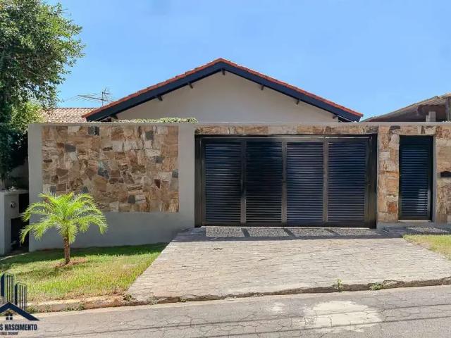 Casa / Sobrado para Venda em Cotia/SP Jardim dos Ipês 3 Quartos