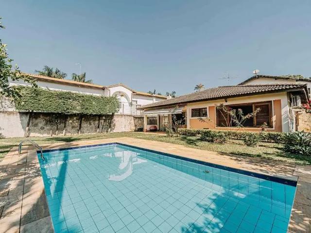 Casa / Sobrado para Venda em Cotia/SP Jardim Passárgada I 5 Quartos
