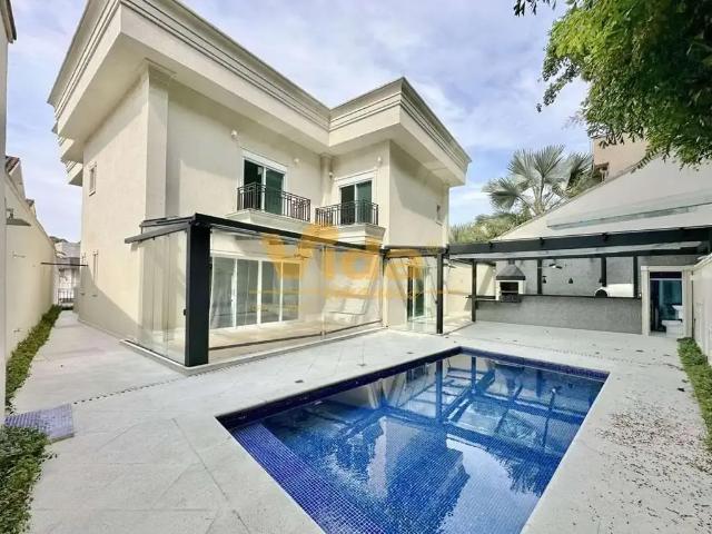 Casa / Sobrado para Venda em Cotia/SP São Paulo II 4 Quartos