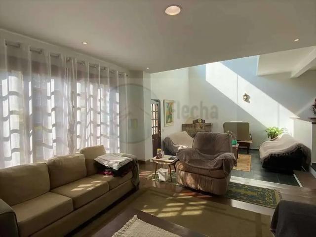 Casa / Sobrado para Venda em Cotia/SP São Paulo II 4 Quartos