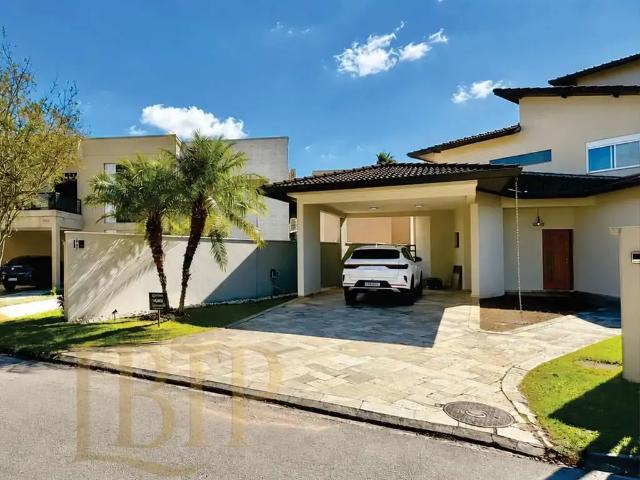 Casa / Sobrado para Venda em Cotia/SP São Paulo II 4 Quartos