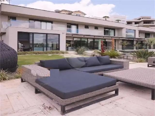 Casa / Sobrado para Venda em Cotia/SP São Paulo II 5 Quartos