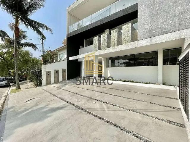 Casa / Sobrado para Venda em Cotia/SP São Paulo II 6 Quartos