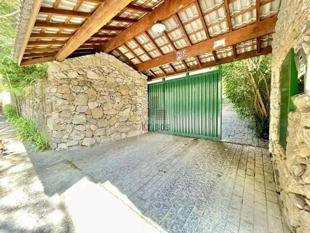 Casa / Sobrado para Venda em Cotia/SP Vila Santo Antônio 5 Quartos
