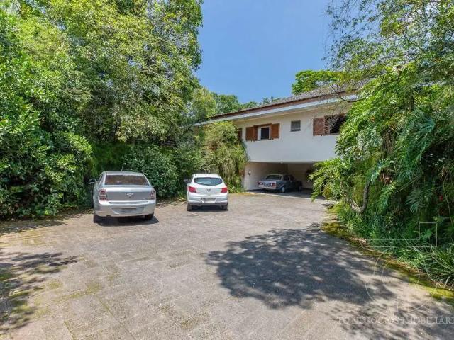 Casa / Sobrado para Venda em Cotia/SP Vila Santo Antônio 6 Quartos