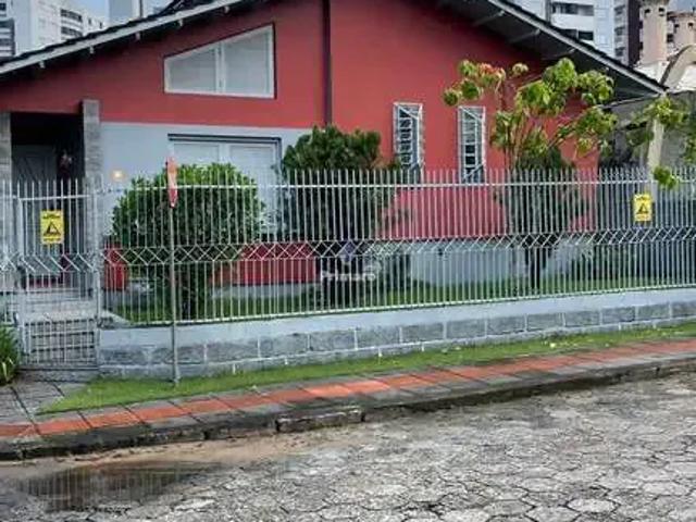 Casa / Sobrado para Venda em Criciúma/SC Michel 3 Quartos