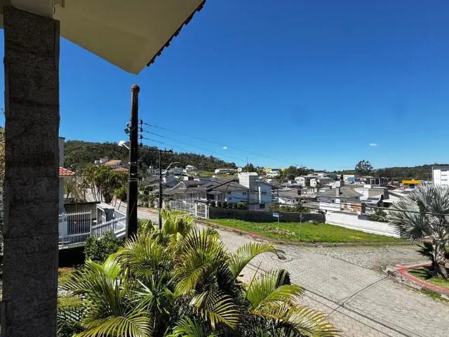 Casa / Sobrado para Venda em Criciúma/SC Comerciário 3 Quartos