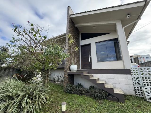 Casa / Sobrado para Venda em Criciúma/SC Laranjinha 3 Quartos