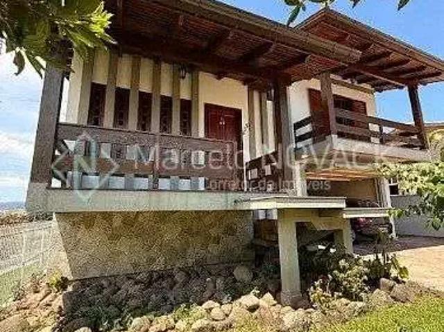 Casa / Sobrado para Venda em Criciúma/SC Pinheirinho 5 Quartos
