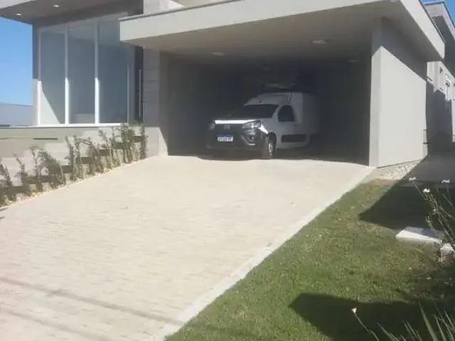 Casa / Sobrado para Venda em Criciúma/SC Primeira Linha 3 Quartos