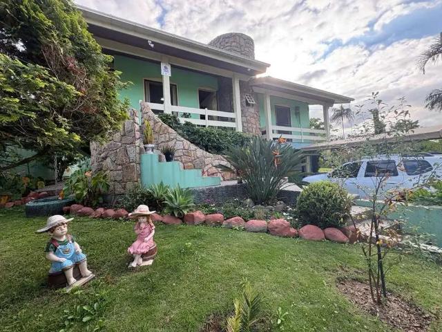 Casa / Sobrado para Venda em Criciúma/SC Vila Floresta 4 Quartos