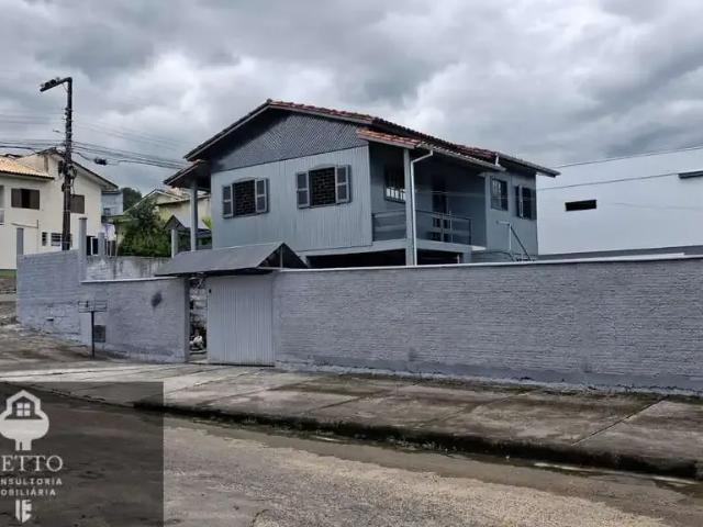 Casa / Sobrado para Venda em Criciúma/SC Vila Isabel 4 Quartos
