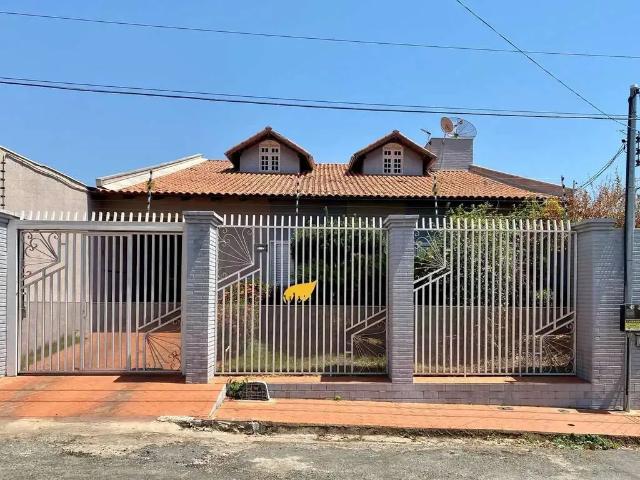 Casa / Sobrado para Venda em Cuiabá/MT Altos do Coxipó 4 Quartos
