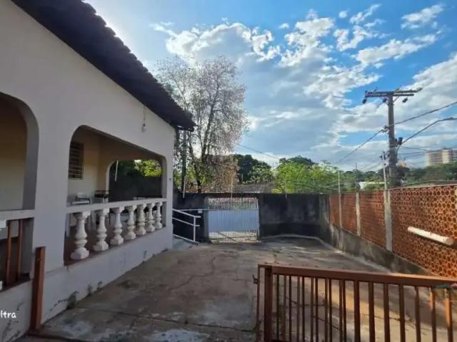 Casa / Sobrado para Venda em Cuiabá/MT Araés 4 Quartos